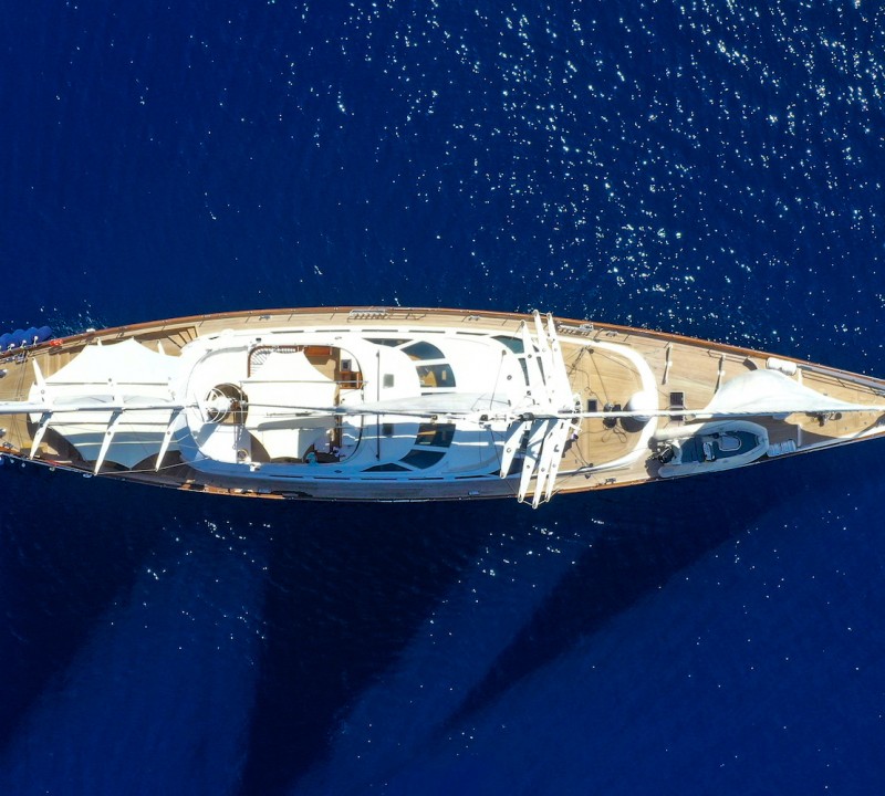 Perini Navi. | CHARTERWORLD Luxury Yachts For Charter